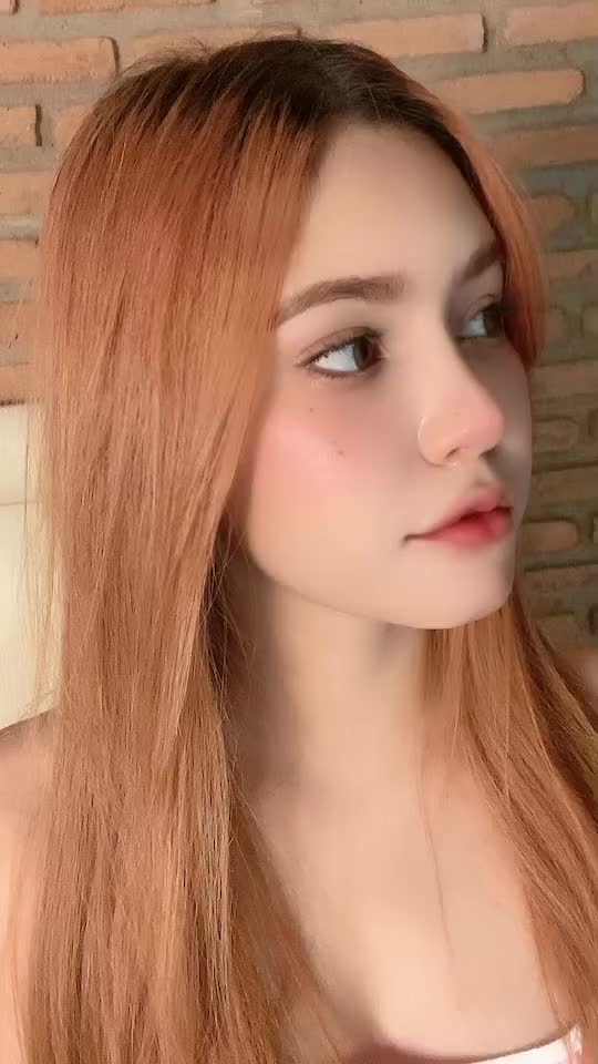 Bella 🔮 (@isabelleharis) - Urlebird