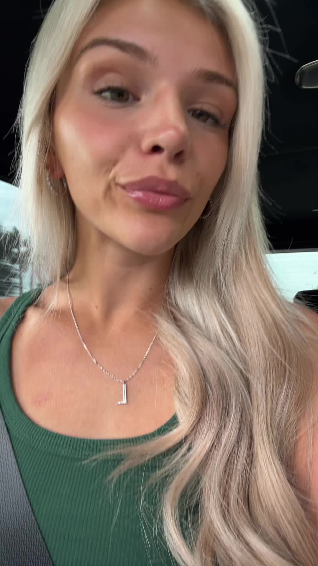 lynda (@lyndalessandro) - Urlebird