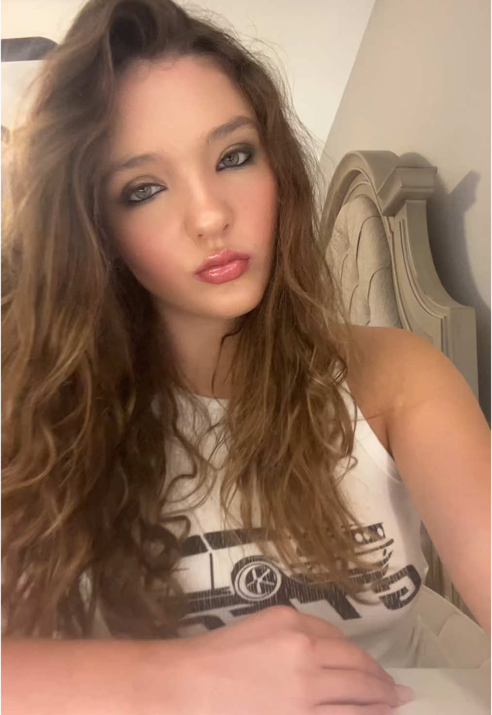 Madeline Mitchell (@madelinemaymitchell) - Urlebird