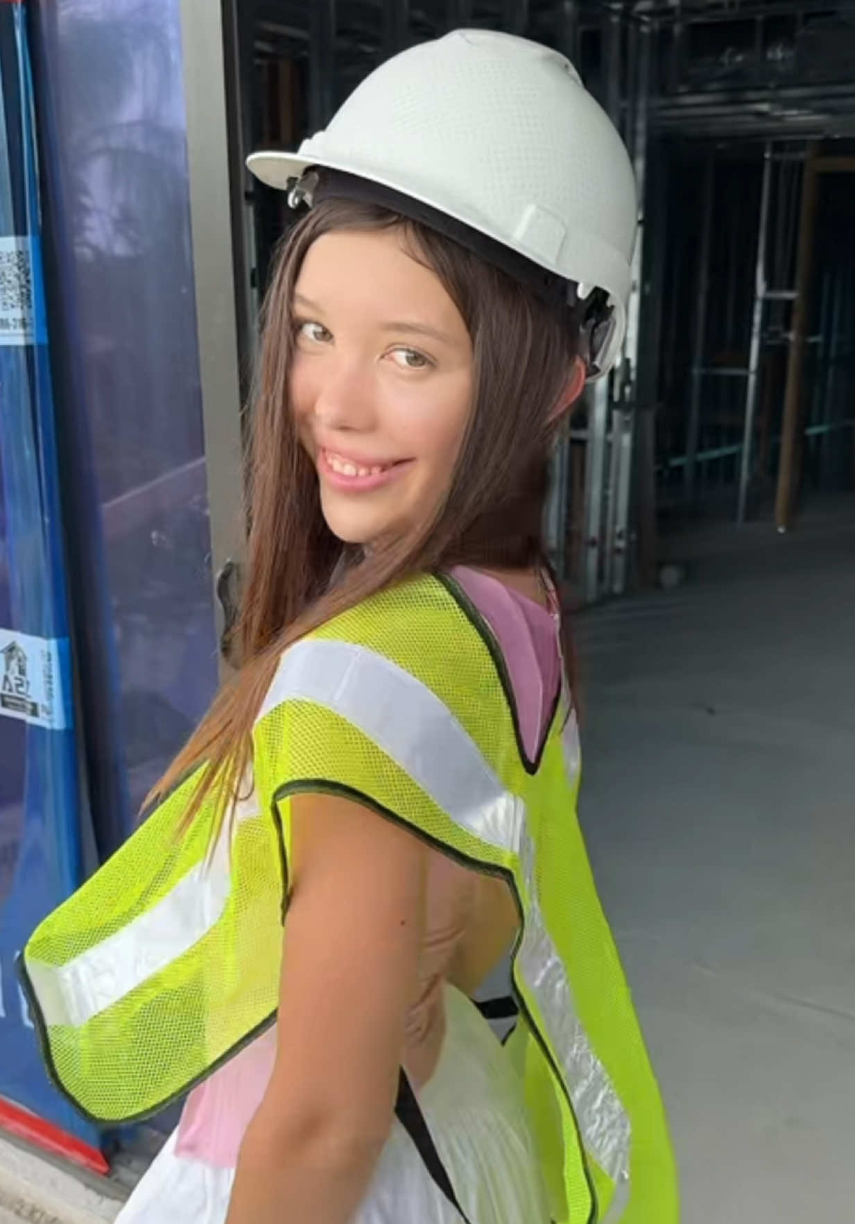 Evi 🌺 (@littlebirdevi) - Urlebird