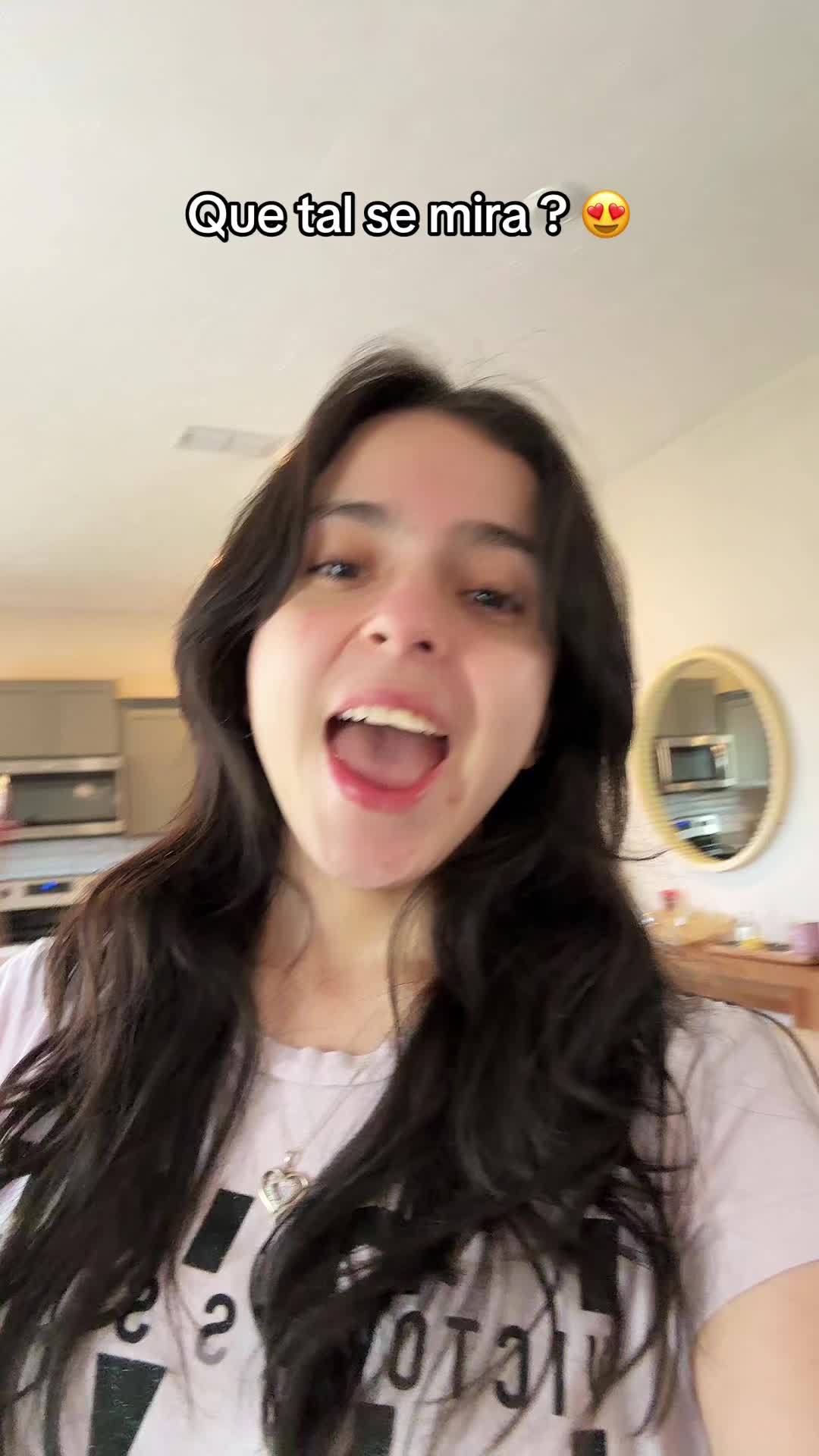 Sus ojos son caramelo, su piel color | Isabella (@gonsabellla_)