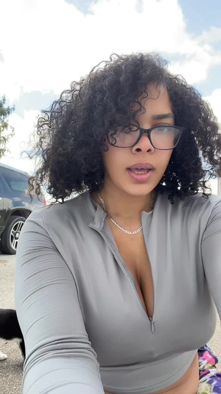 theQueen_Celine (@thequeen.celinee) - Urlebird