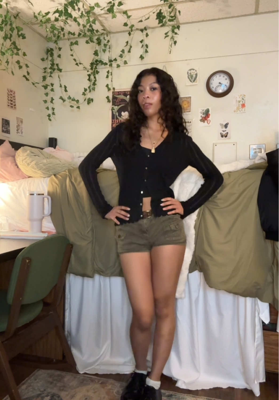 what I wear in a week as a design | BRI☆NNA (@brezyh)