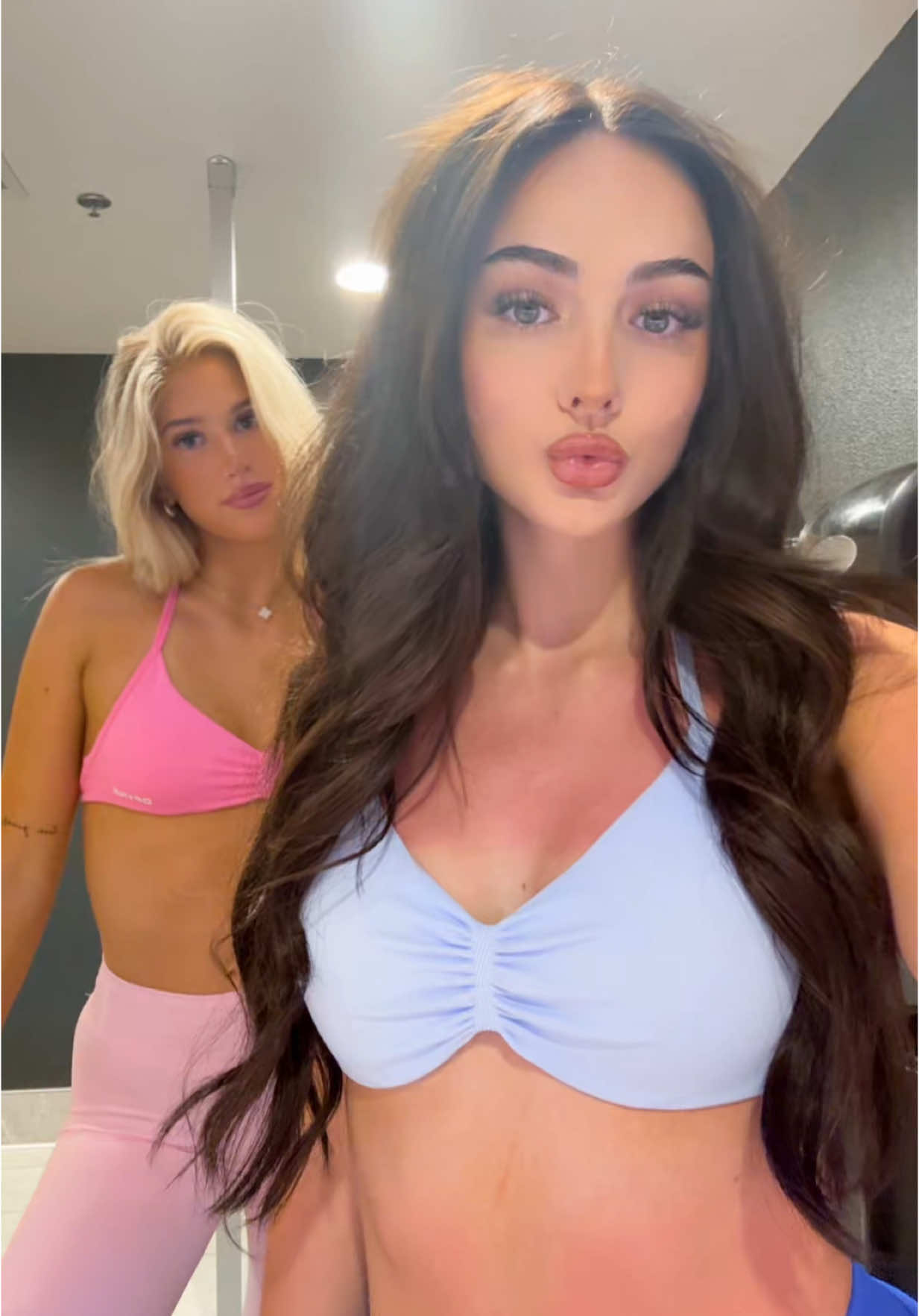 lucienlorraine (@lucienlorraine) - Urlebird