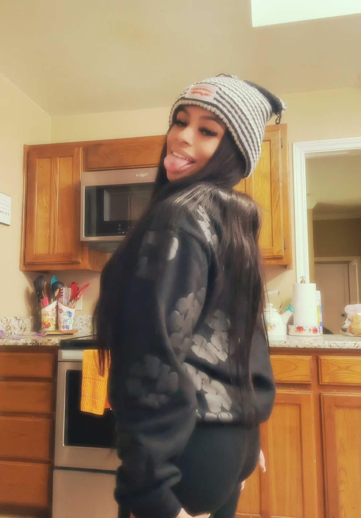 ogs know who’s kitchen this is #NadiaJ | Nadia J (@notnadiajocelyn)