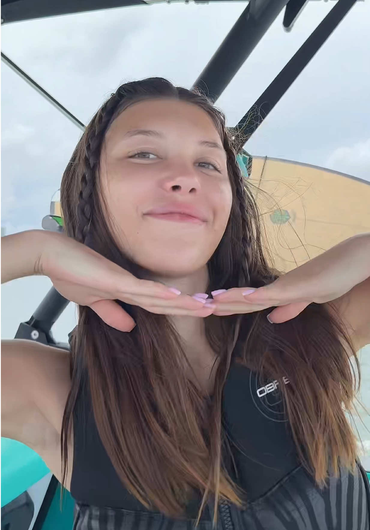 Evi 🌺 (@littlebirdevi) - Urlebird