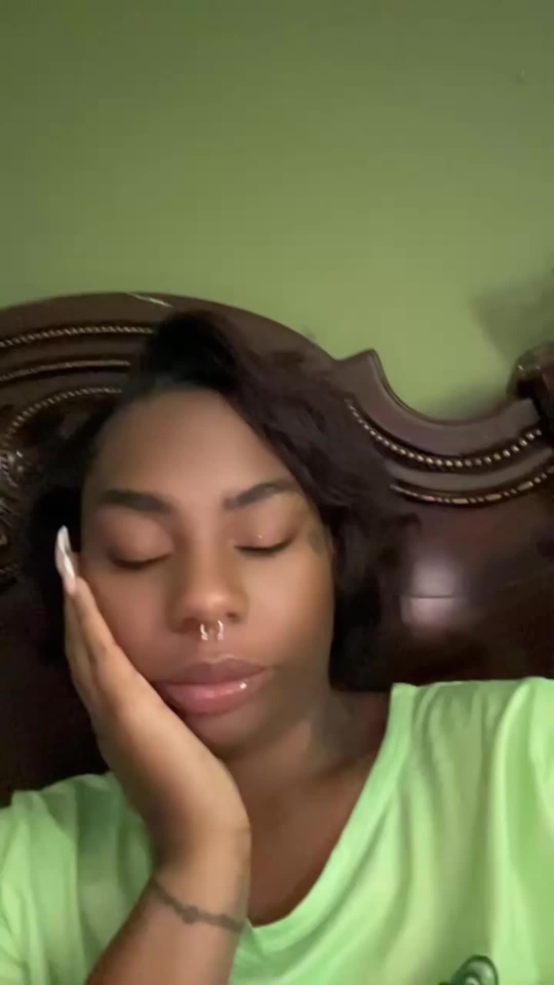 Shawnna Jonnell (@shawnnajonnell) - Urlebird