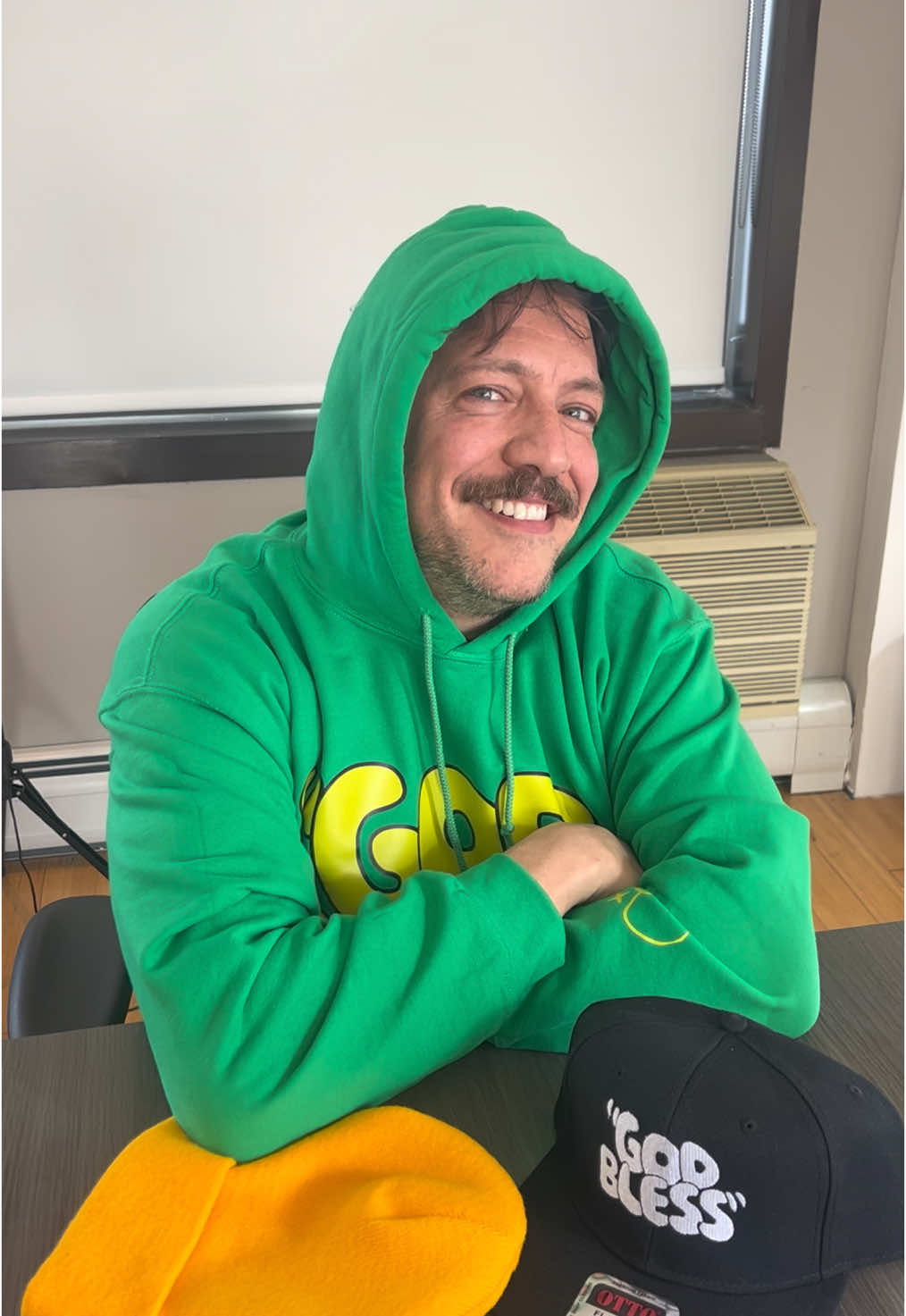 I m always a nude/white/french type of | vivipanamera (@vivipanamera)