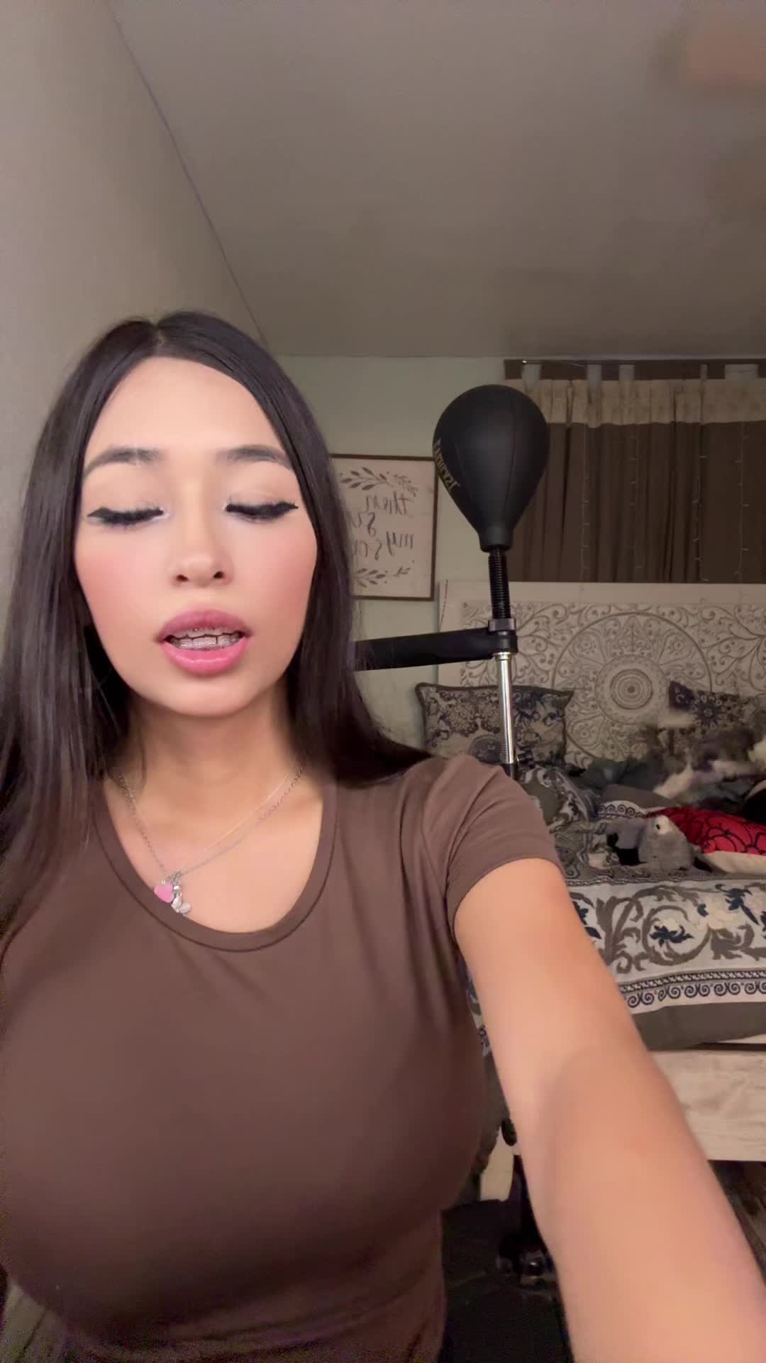 bre_nduh (@bre_nduh) - Urlebird