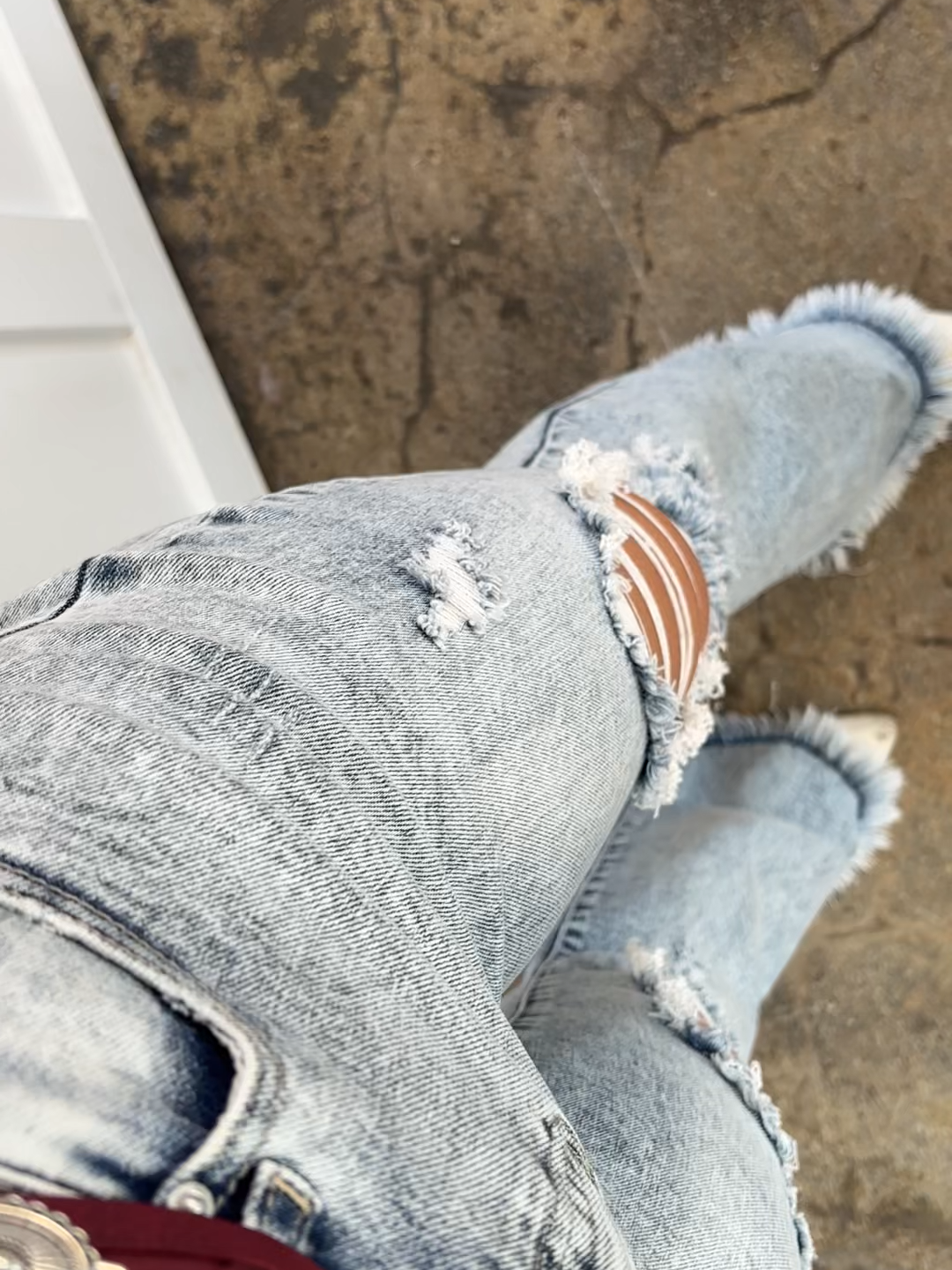 Marley Trapped Under Leena #leena | potateymatey (@potateymatey)