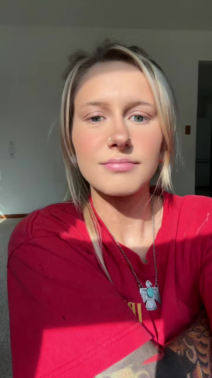 Alexis XJ (@alexis.xxxj) - Urlebird