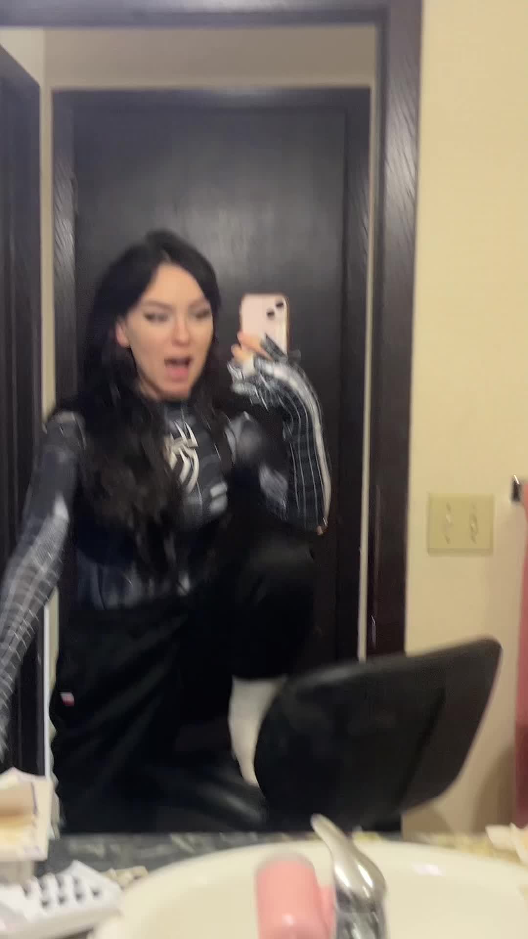 Zyla Vale (@zylavale) - Urlebird