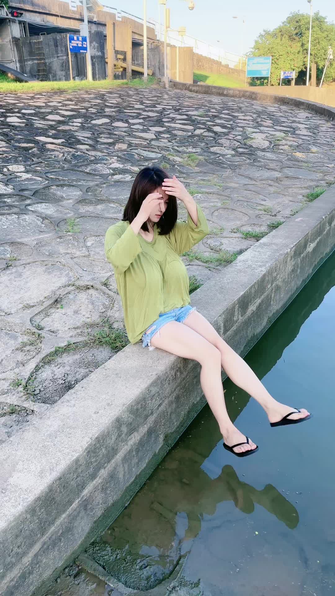 花千惠 (@aling_liu) - Urlebird