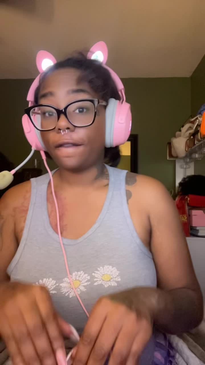 Shawnna Jonnell (@shawnnajonnell) - Urlebird