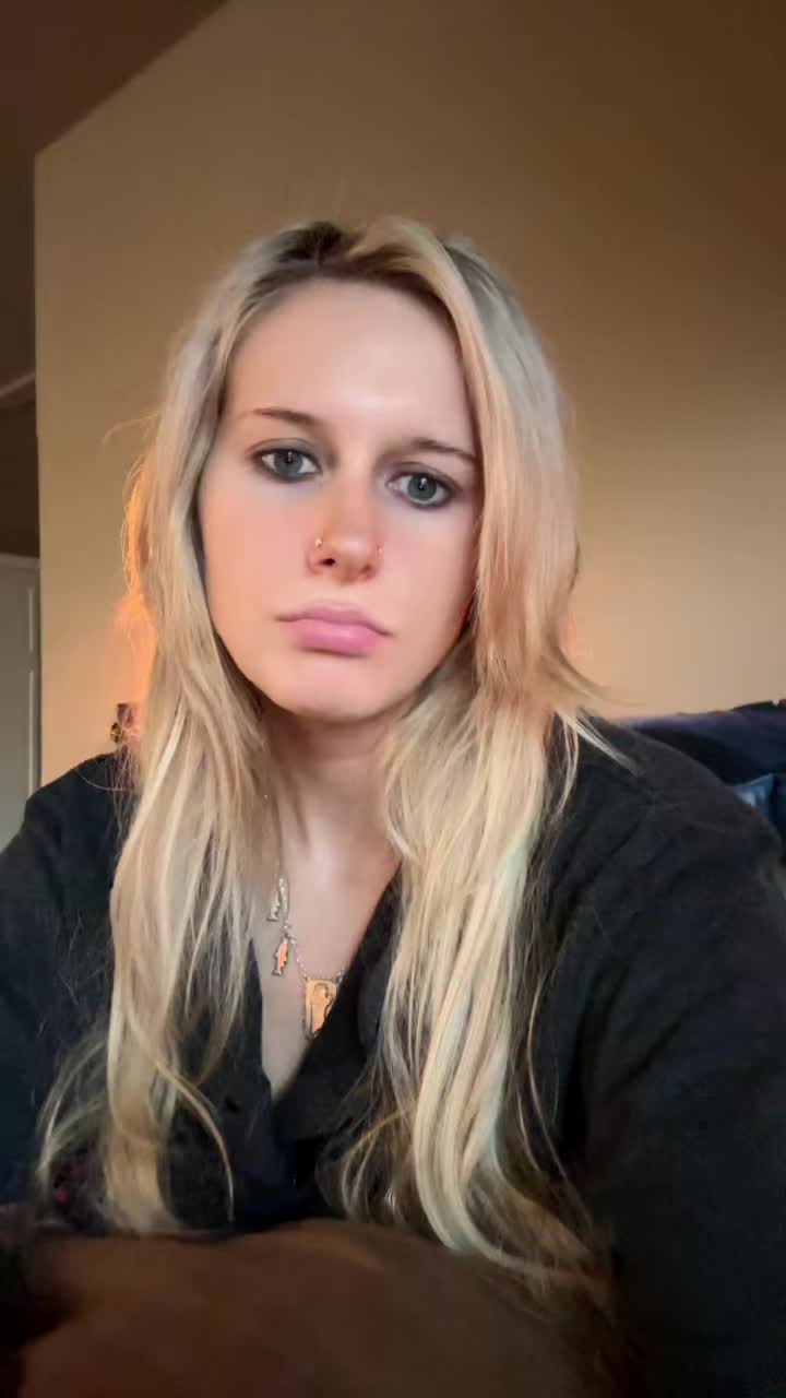 Alexis XJ (@alexis.xxxj) - Urlebird