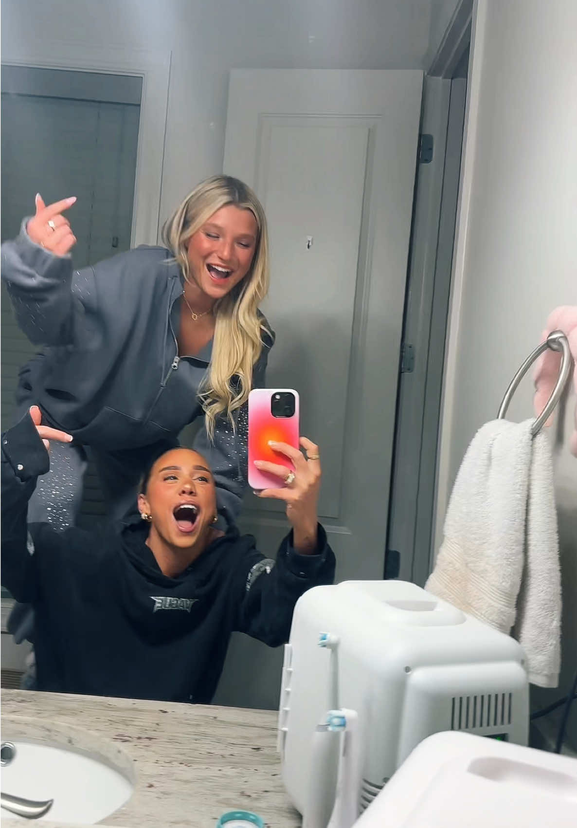 tecca | emily_santtt (@emily_santtt)