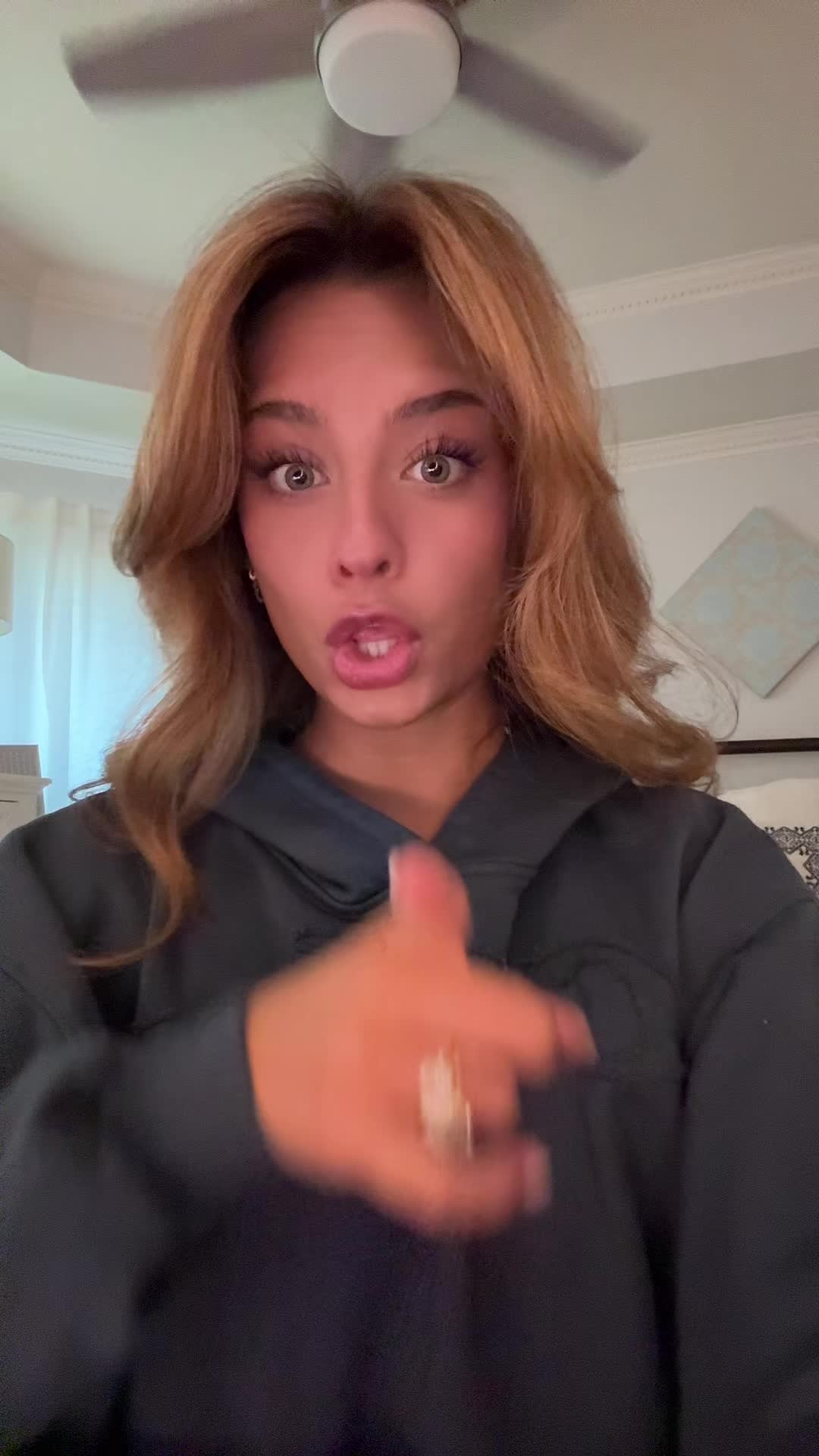 stop, chica para link in bio #socippo | Socippo (@socippox)