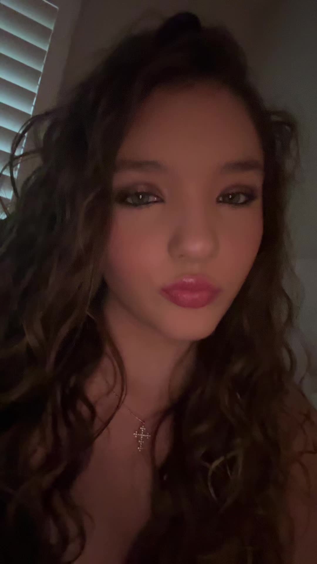 Madeline Mitchell (@madelinemaymitchell) - Urlebird