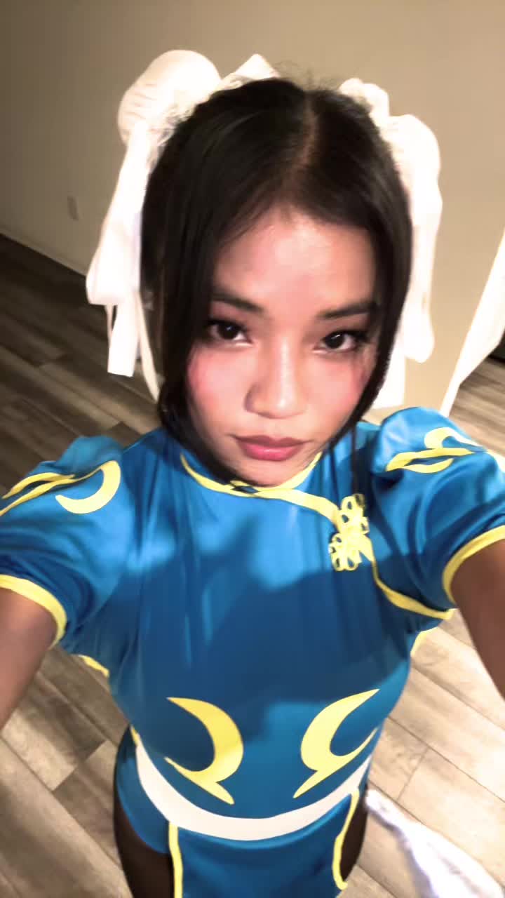 I hit the gym to look like chun li 🤝 | msdumpling_ (@ms.dumplingg)