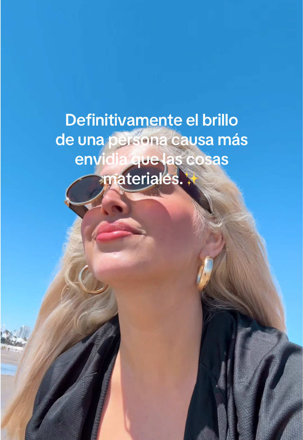 The white girl dancing really came out | Diana Lapo (@diana.lapo)