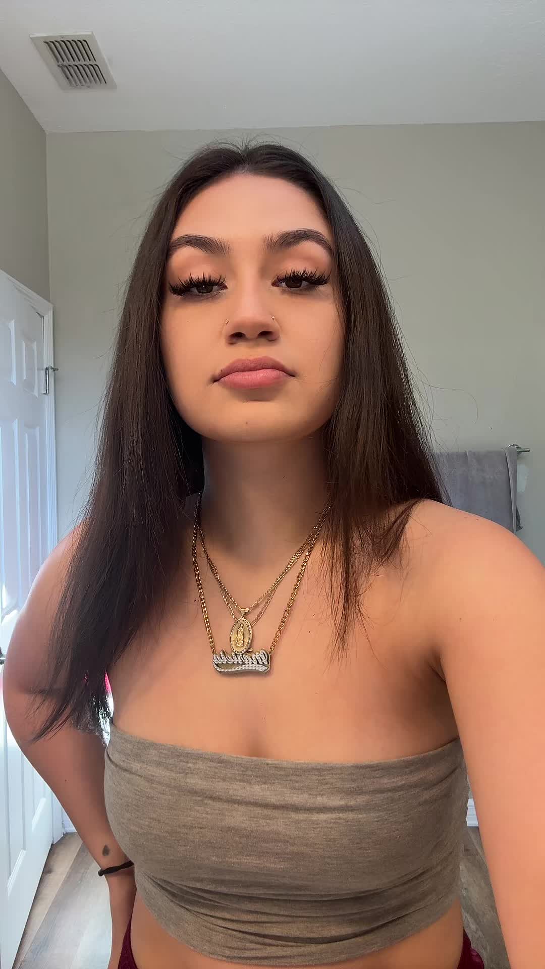 i had airpods in so this may be off | s (@susiemariie)