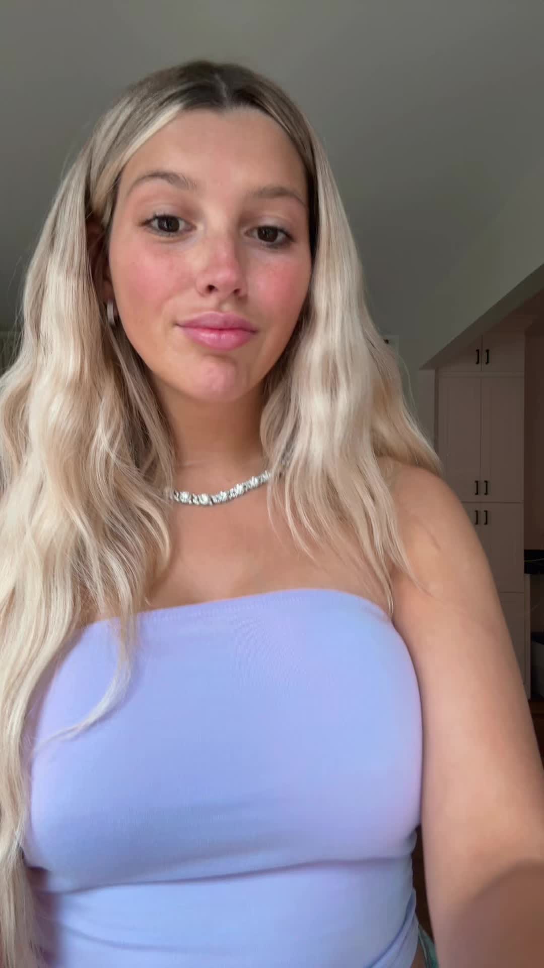 Emily Trapp (@emilytrappxo) - Urlebird