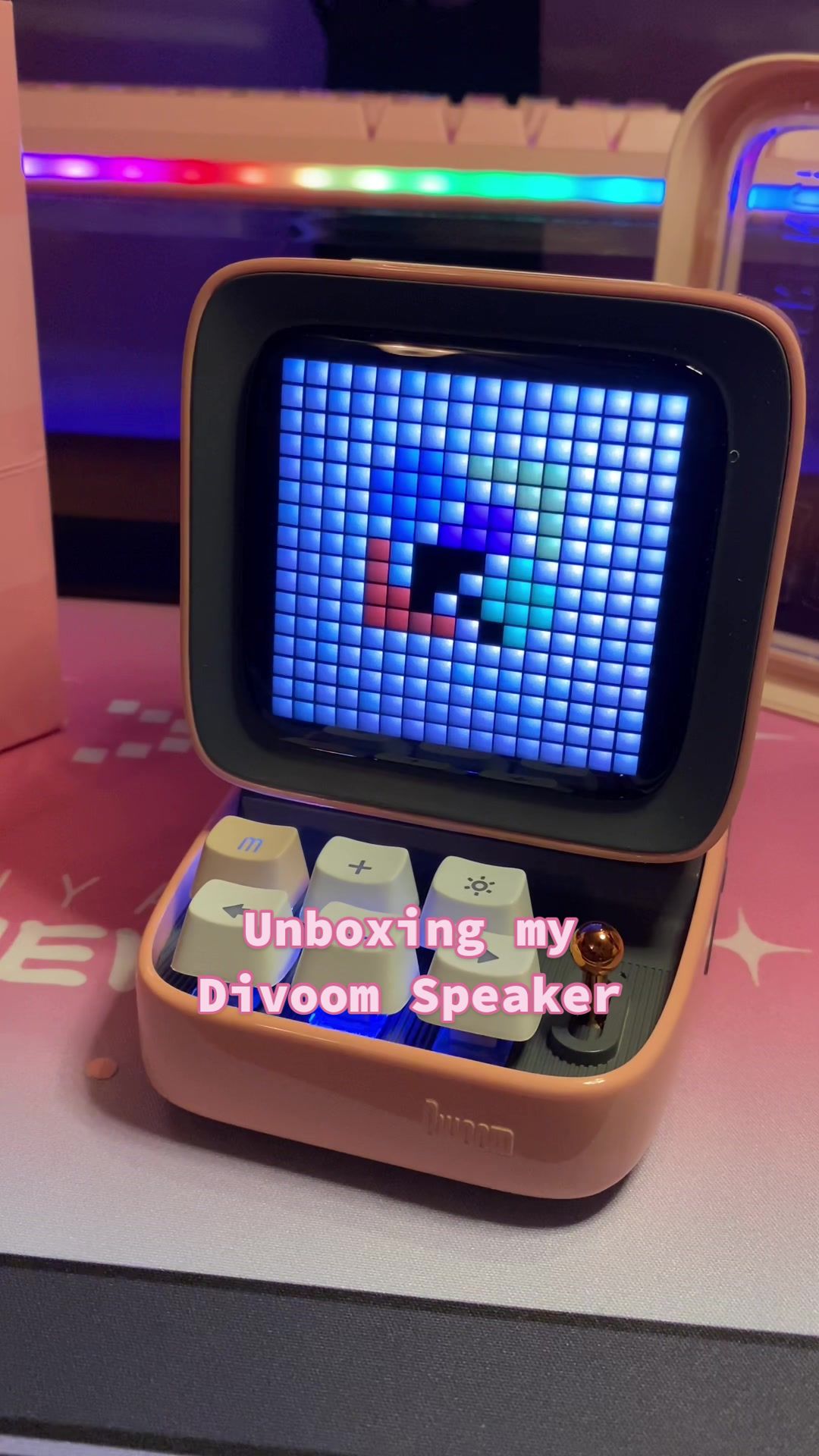 Unboxing my @Divoom_official Ditoo-Plus | Amber ♡ (@meerkatkeebs)