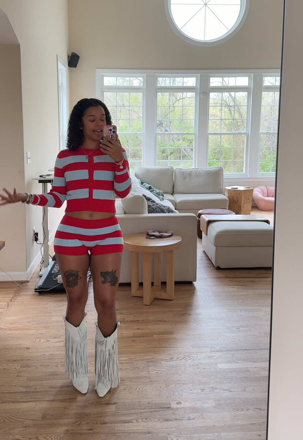 Rarity doesn’t want to be a damsel this | Shay🦊 (@prototype.fox)