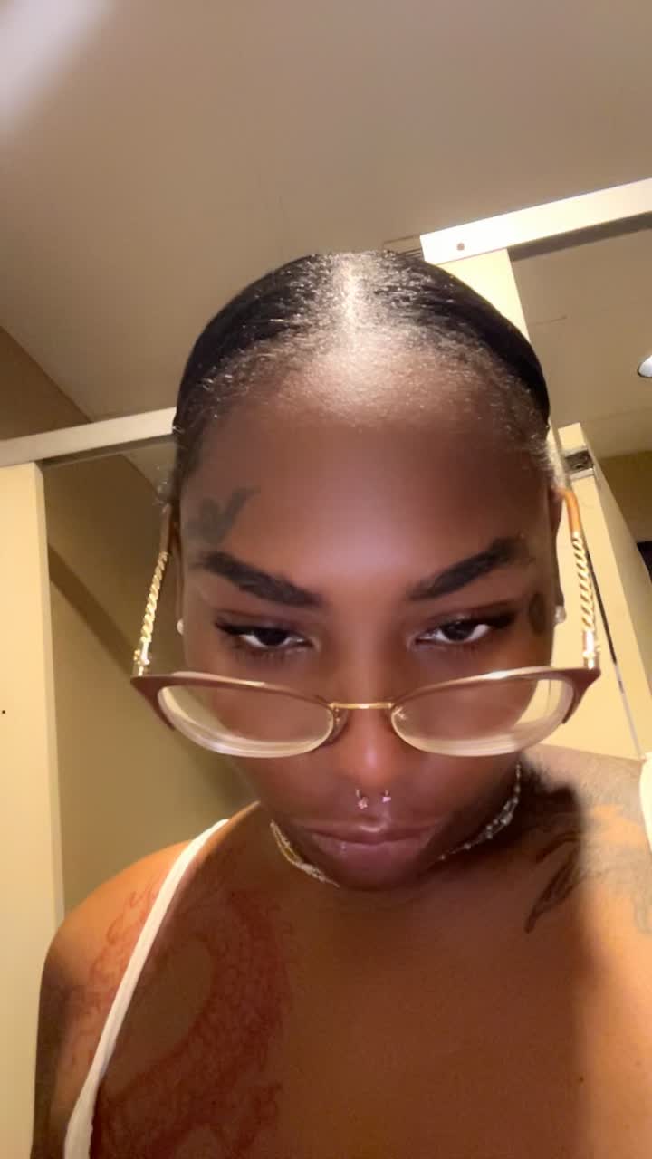 Shawnna Jonnell (@shawnnajonnell) - Urlebird