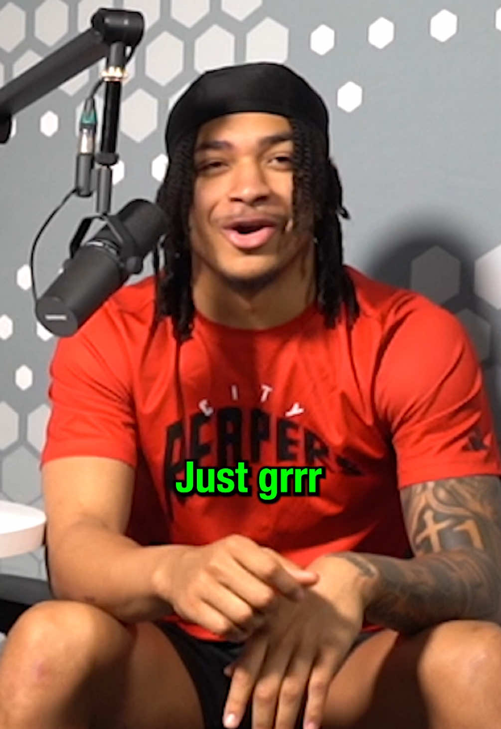 Monthly dress up 😎 #femalebodybuilder | Isa Rodriguez (@isa.rodrigue.z)