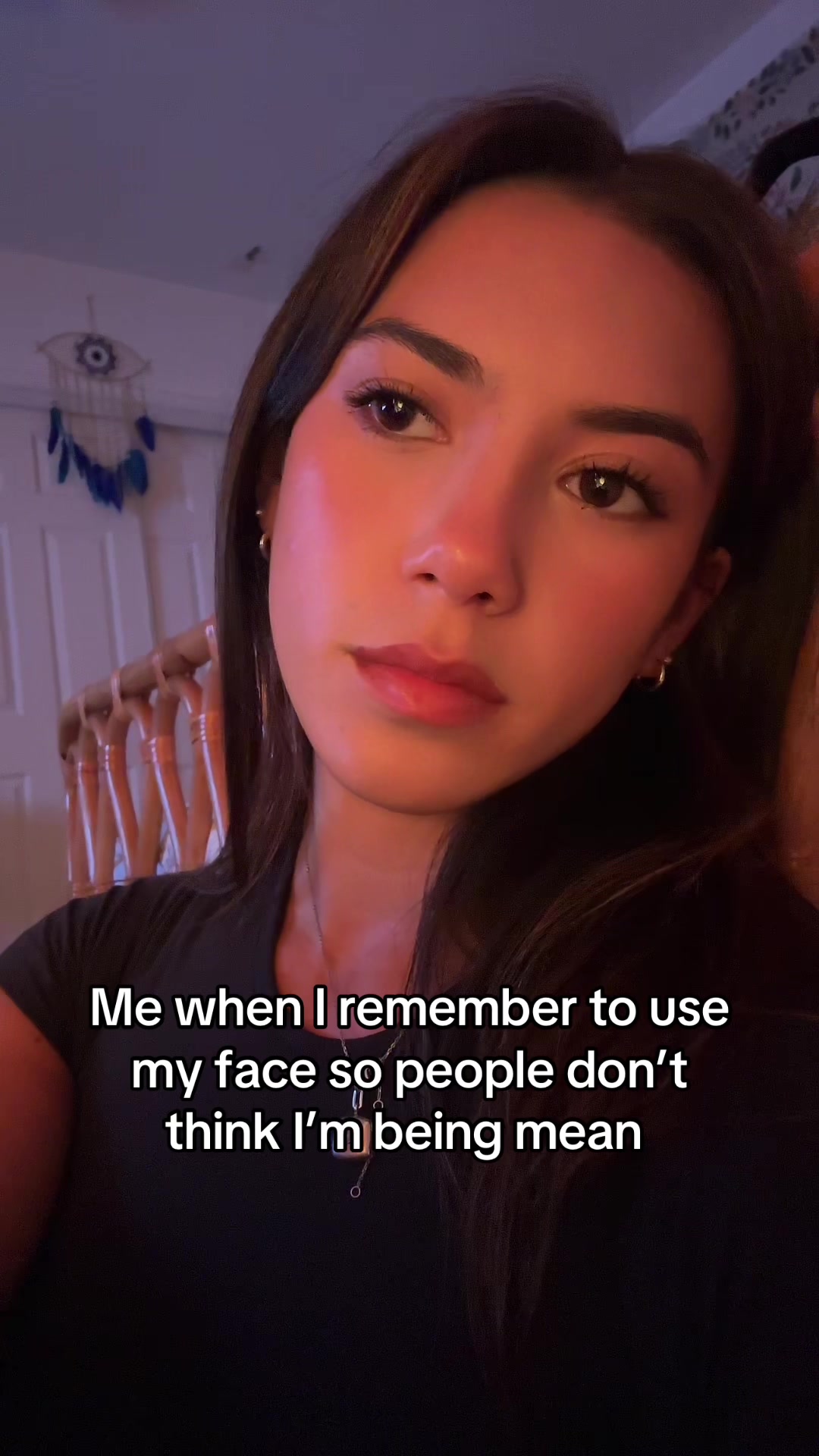 Scarlett Estevez (@scarlye07) - Urlebird