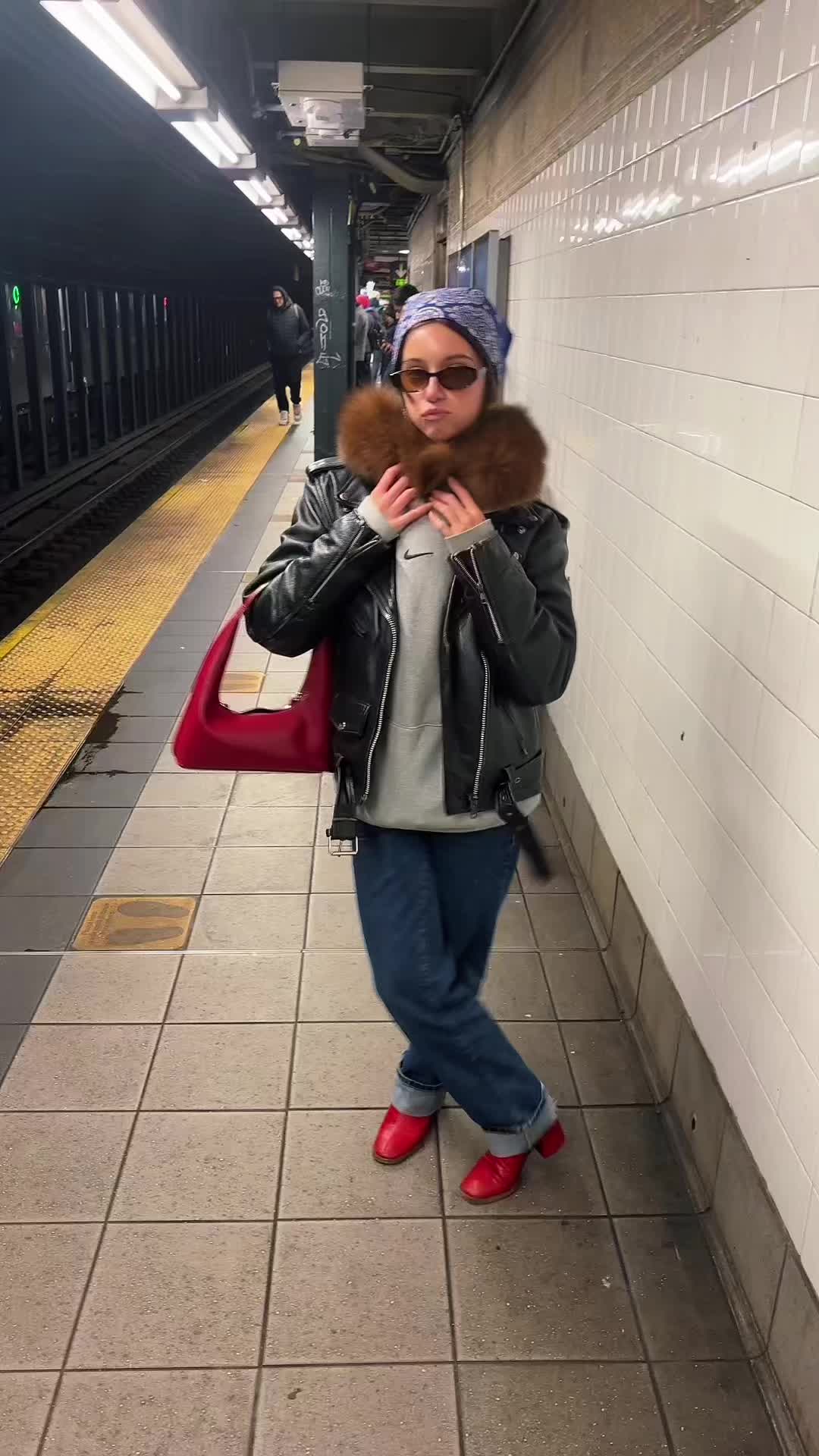 Do you guys want to see me dance?😍 | Kittcatt5 (@kittcatt5tok)