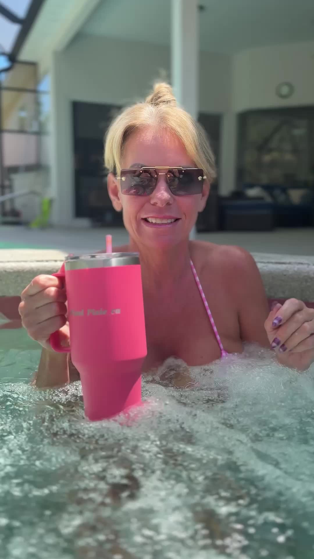 Charice (@pixel_pixie_ca) - Urlebird