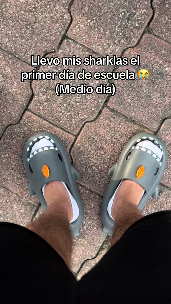 Llevo mis sharklas a la escuela 😭 | | Sharklas (@sharklas)