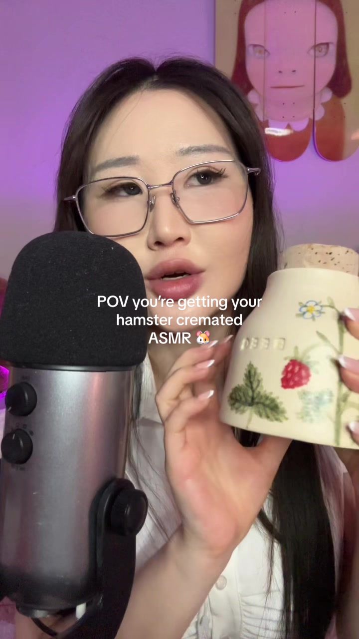 pocha asmr ★ (@pochaasmr) - Urlebird