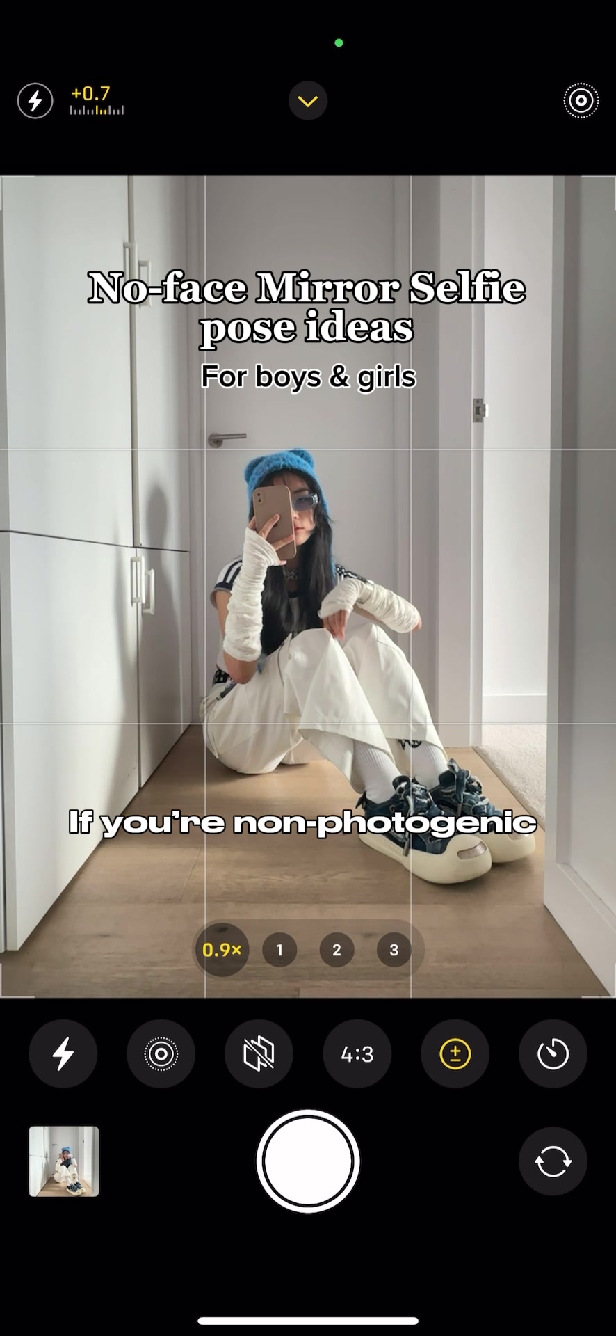 No-face mirror selfie pose ideas at | Kristina Li🪐 (@kristinali.y.d)