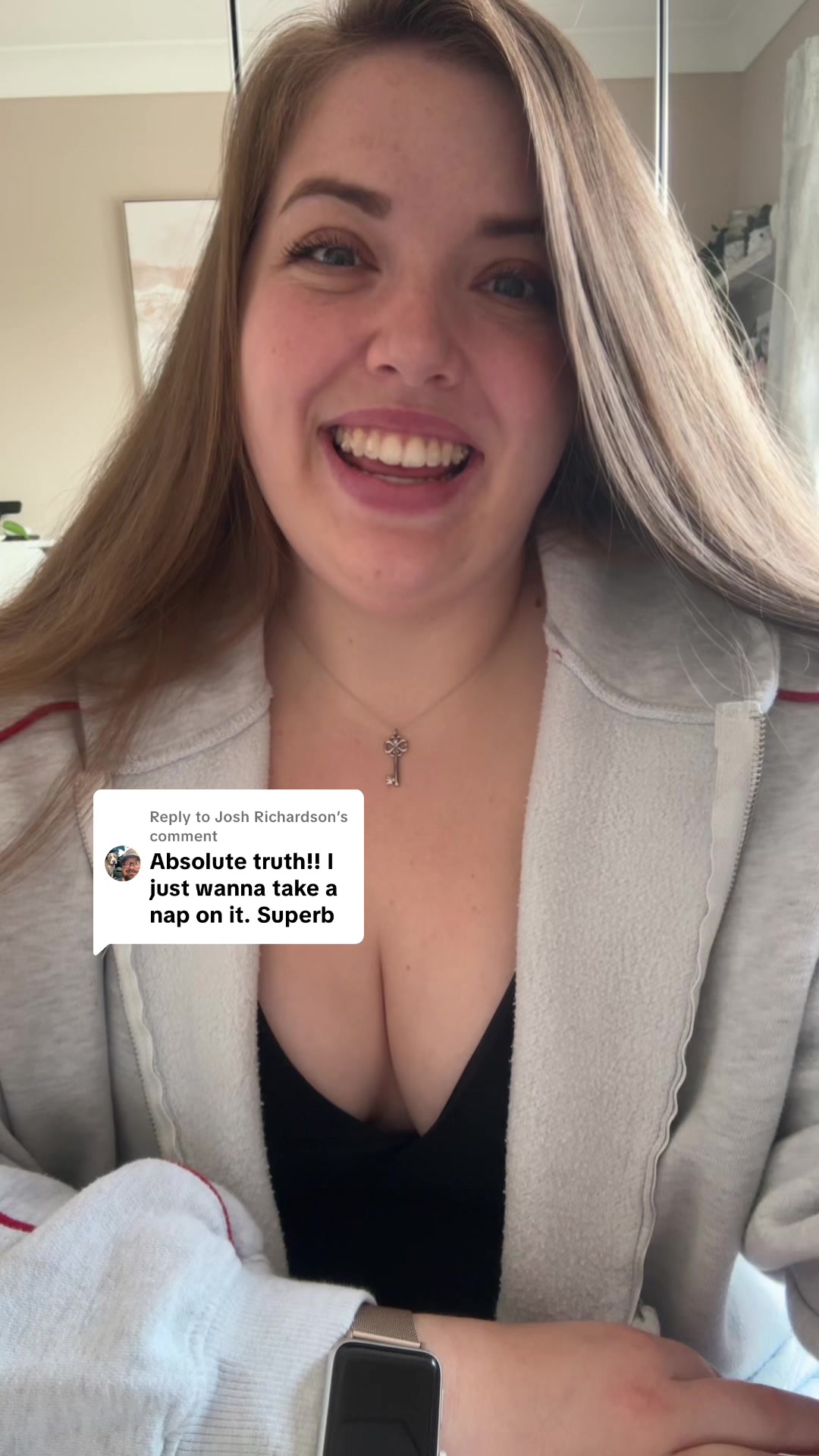 𝒜𝓂𝒷𝑒𝓇 𝐿𝑜𝓊𝒾𝓈𝑒 (@amberhunbun) - Urlebird