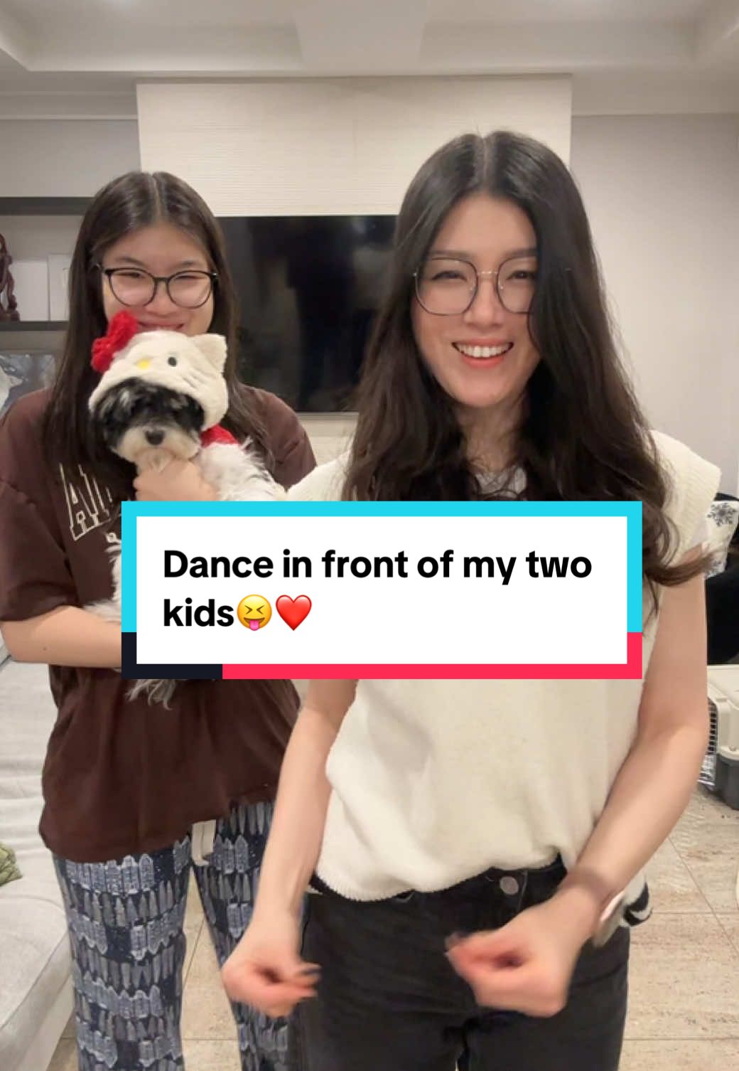 Milly looks so cute with the hello | Linda Yu Qian (@lindayuqian)