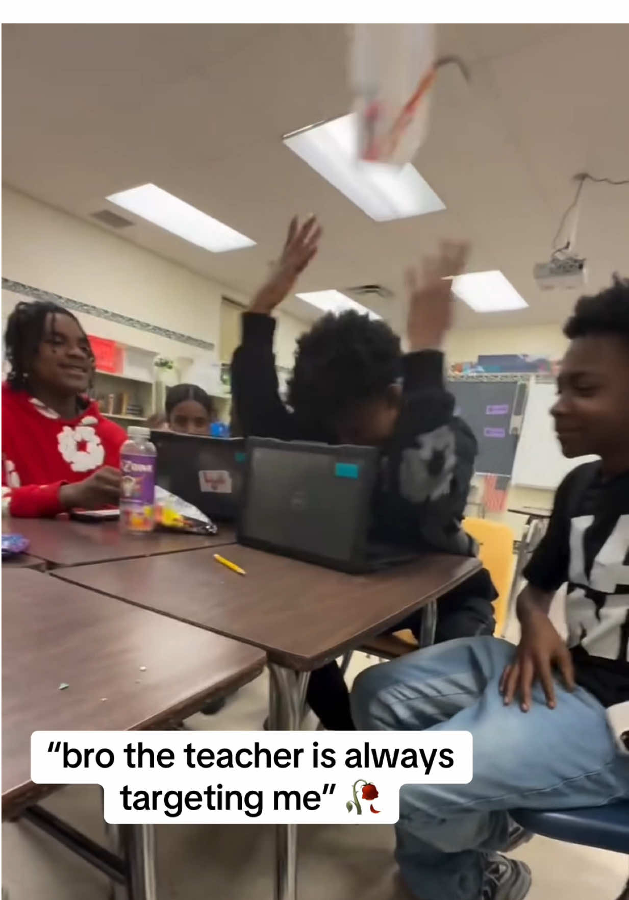 10秒待って？ Wait 10 seconds. | ちゆう Chiyu (@_chiyuu_)