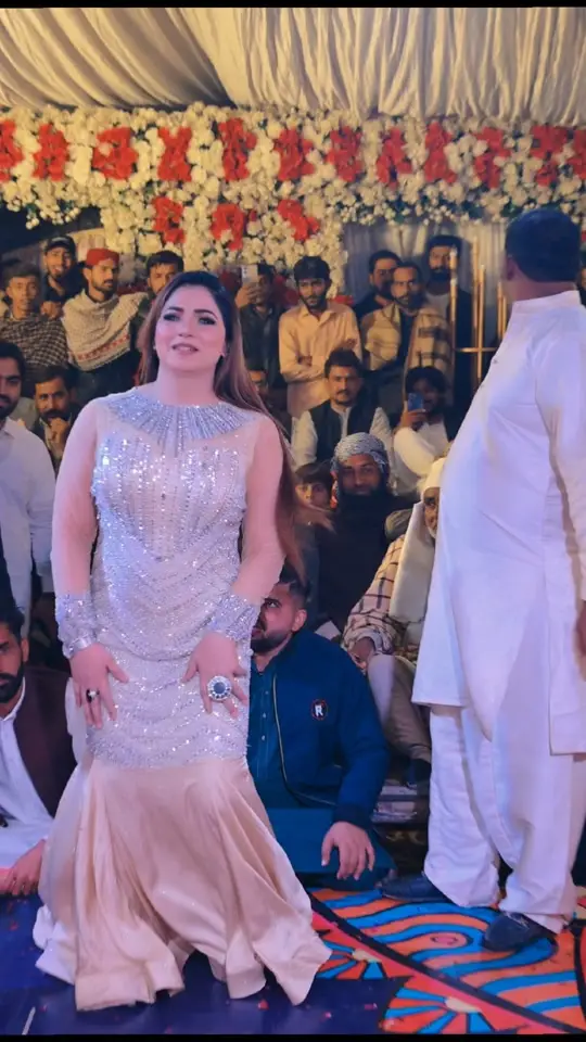 Mehak Malik New Bollywood Dance | Shaheen Studio (@shaheendance771)