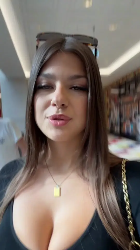 Xenia 🩵 (@xeniahelenaa) - Urlebird