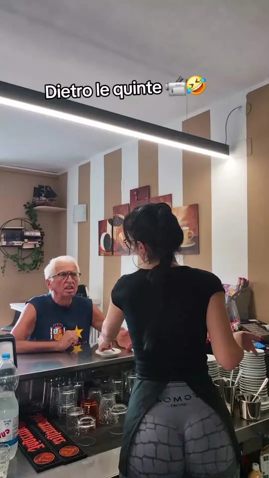 elutza89 barista di tik tok (@elutza89) - Urlebird