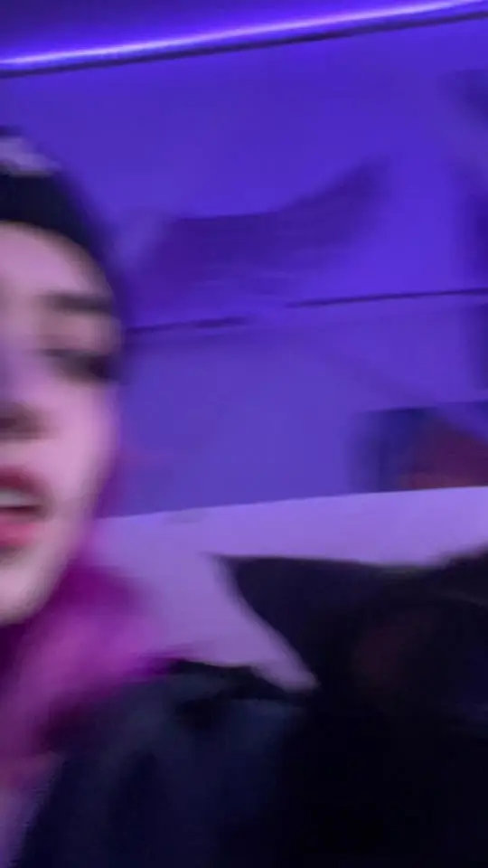 Kinda weird this song is getting | Jade (@iluvmeww)