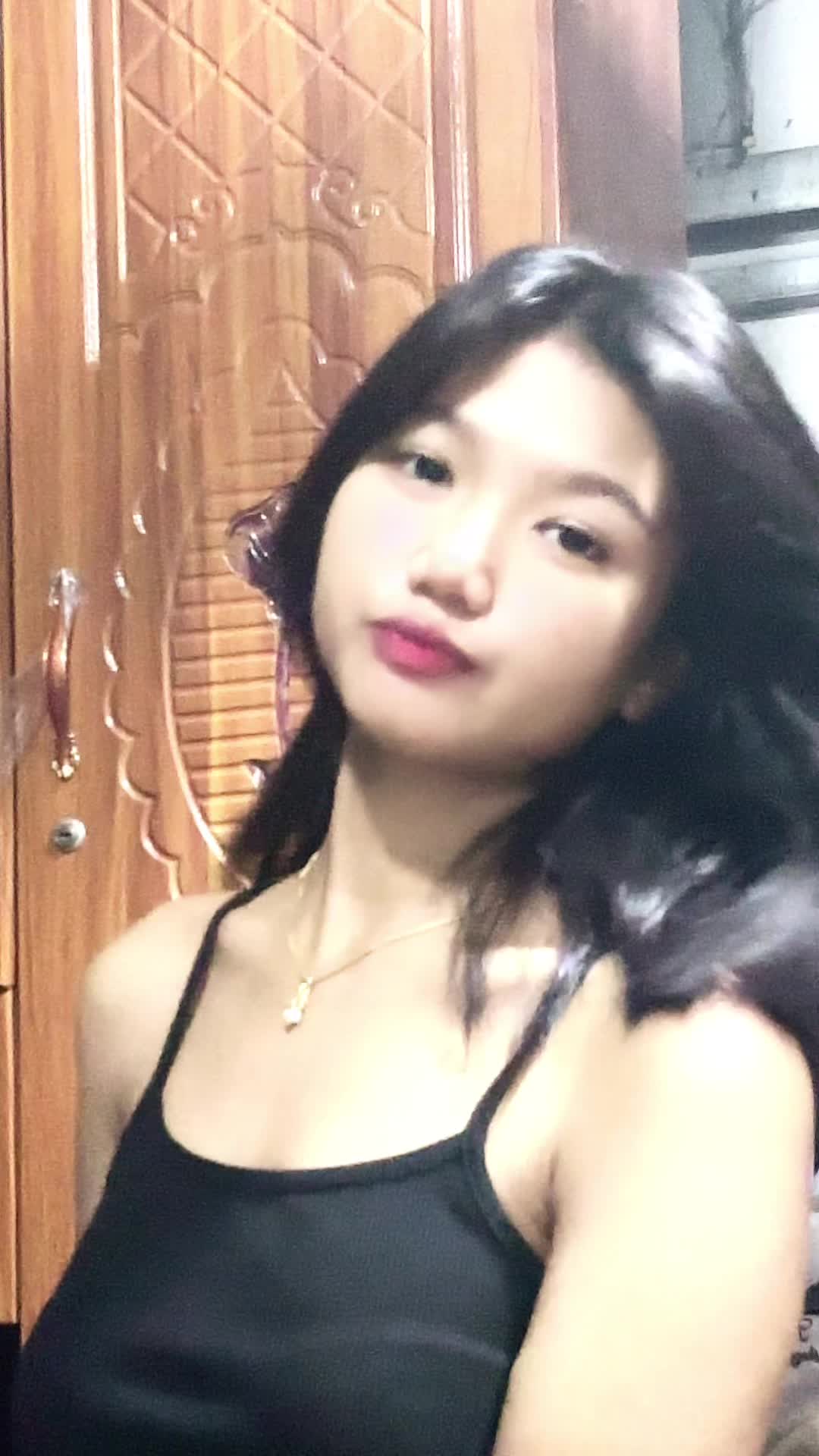 #fypシ゚viral အရင်ကသီချင်းလေးနဲ့ | E M P🌺 (@eainthmupaing01)