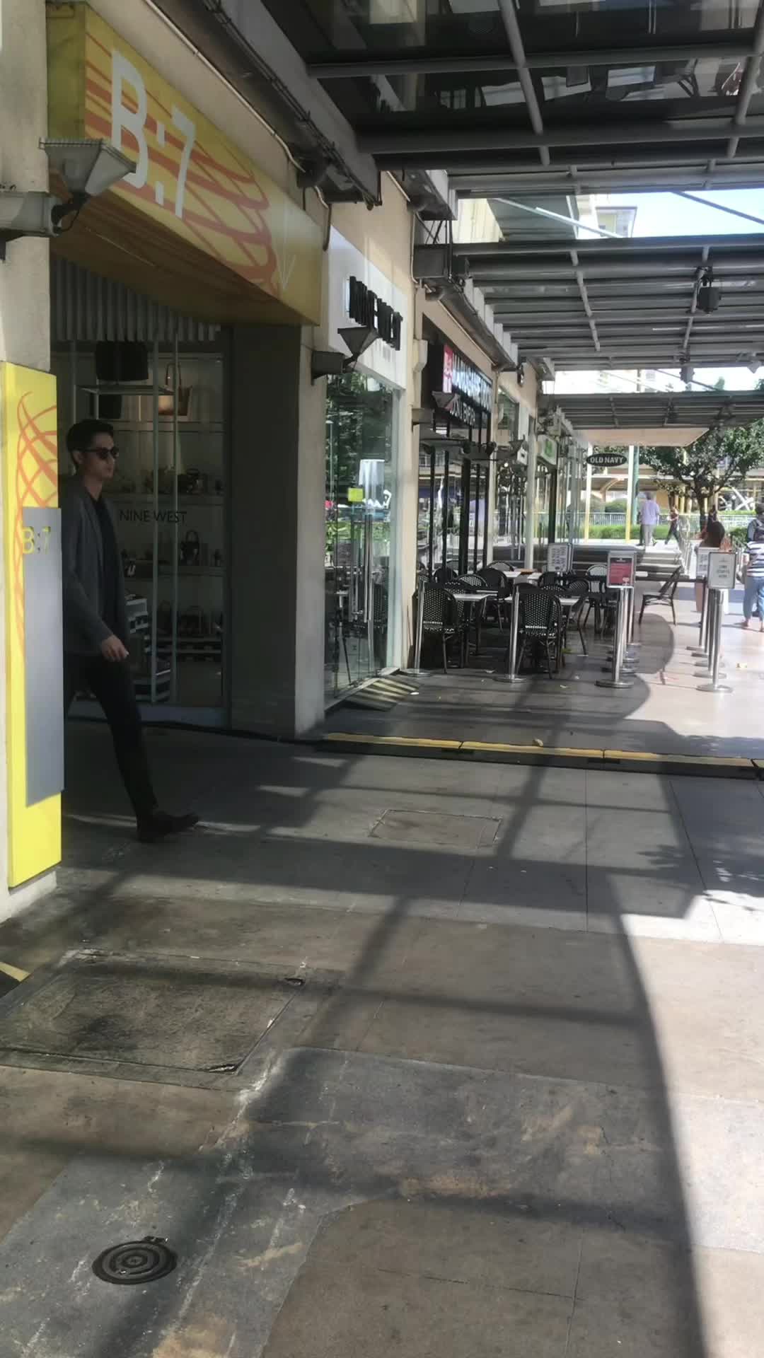 Dom Corilla (@domcorilla) - Urlebird