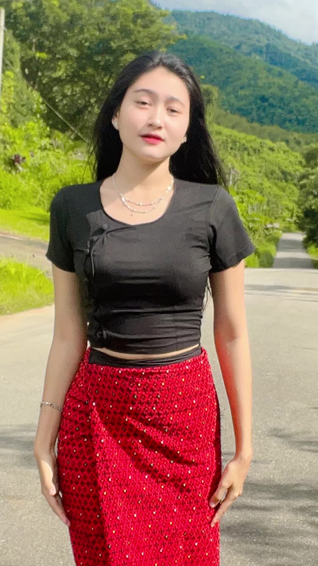 ကချင်ရာကလည်းချစ် ️🤭 | May Thazin (@may.thazin925)