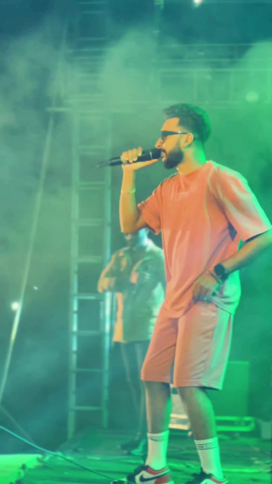 Hirun Saranath (@hirun_saranath) - Urlebird