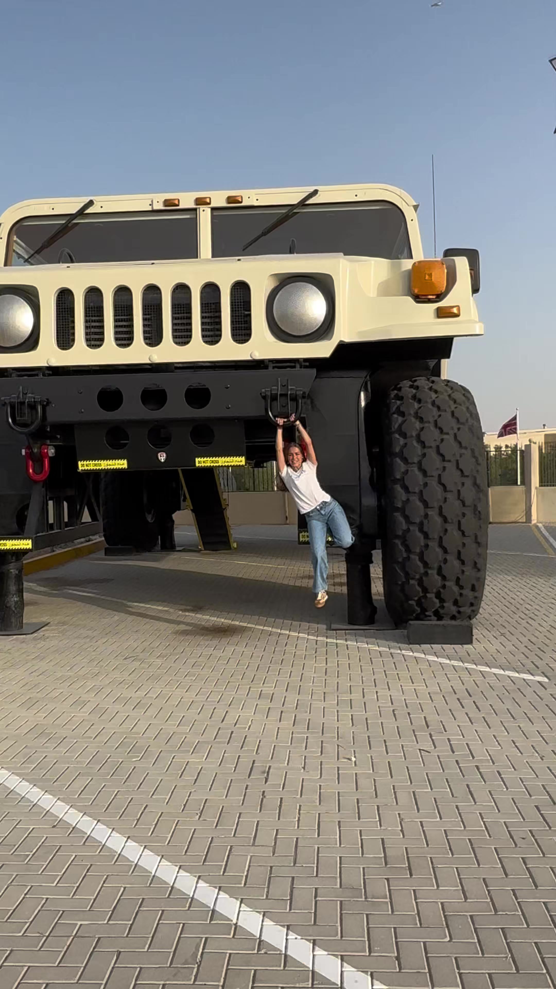 LauraB (@laurabtlrr) - Urlebird