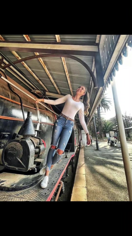 miss_mkb_ (@miss_mkb_) - Urlebird