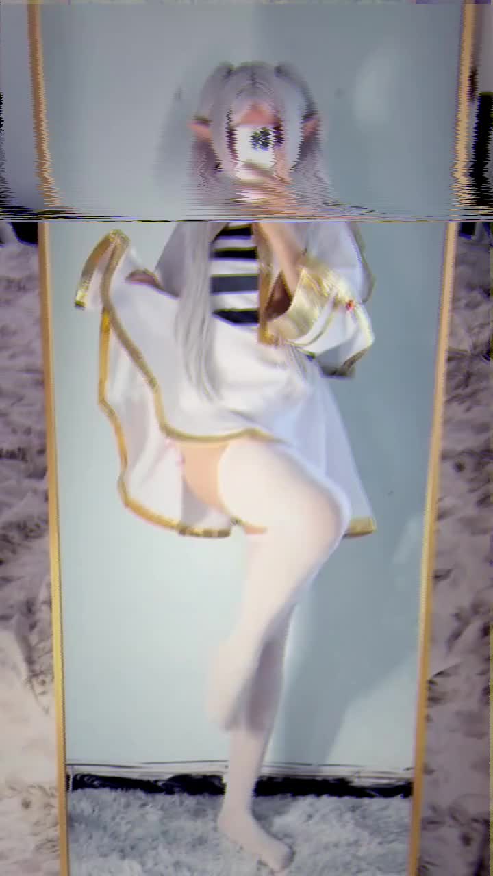 twitch.tv/upminaa (@upminaaa.cos) - Urlebird